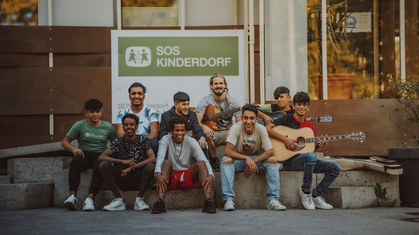 Schlüsselübergabe im neuen SOS-Kinderdorf Altmünster